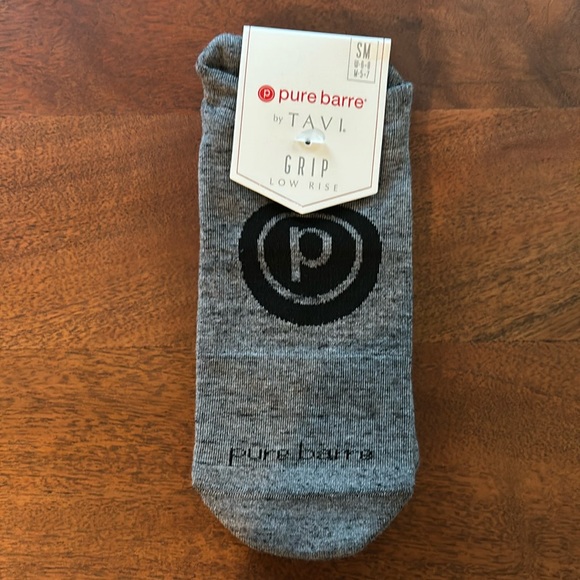 Pure Barre | Accessories | Pure Barre Grey Circle P Low Rise Grip Socks ...